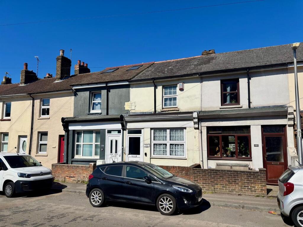 2 bedroom terraced house for sale in Borstal Street, Rochester, ME1