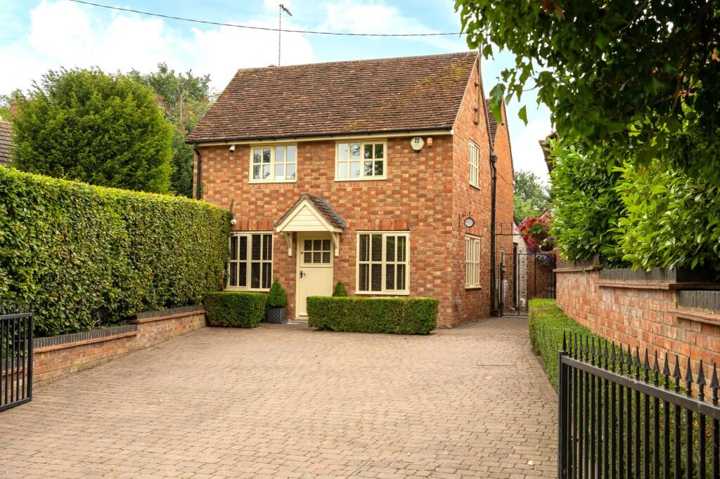 4 bedroom detached house for sale in High Street, Riseley, MK44