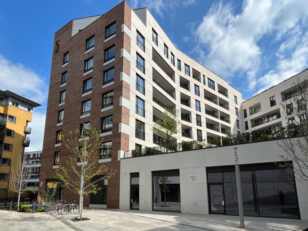 3 bedroom apartment for rent in Cremer Street, London, E2