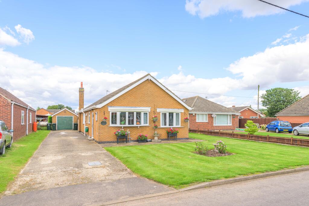 3 bedroom detached bungalow for sale in Croft Lane, Croft, PE24