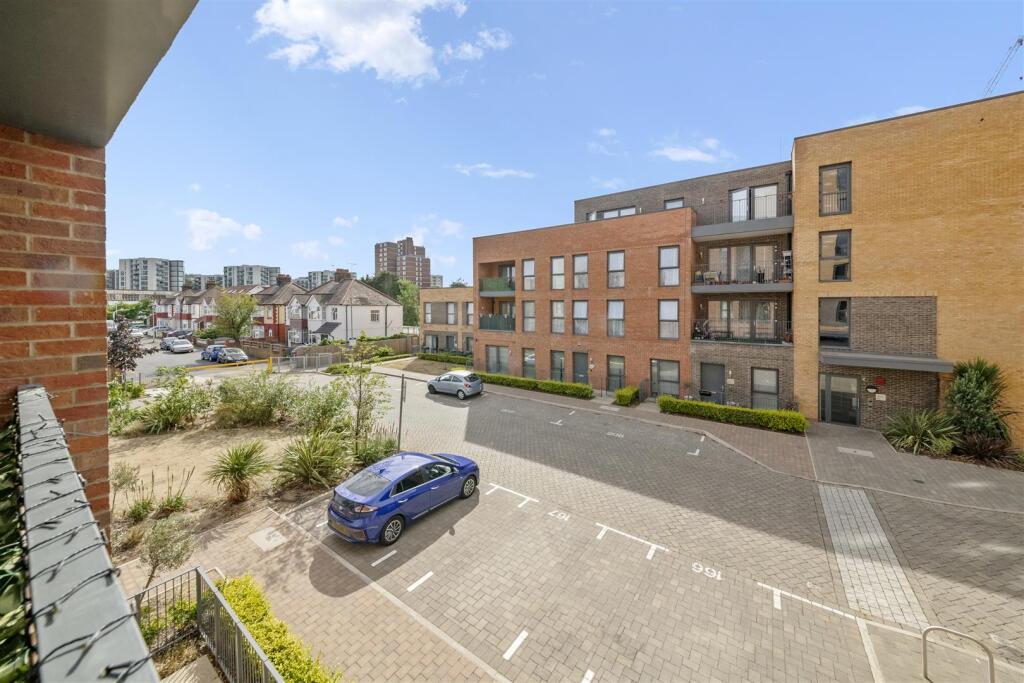 1 bedroom apartment for sale in Mortise House, 11 Chailey place, UB3