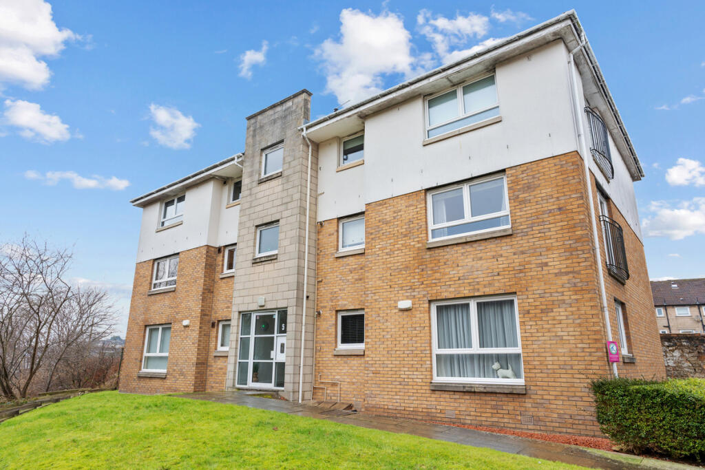 2 bedroom flat for sale in Burnbrae Gardens, Duntocher, G81