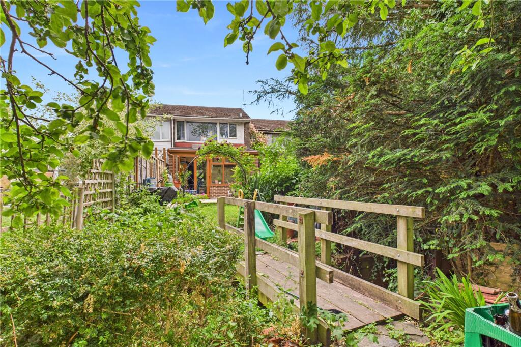 2 bedroom terraced house for sale in Angel Mead, Woolhampton, Reading ...