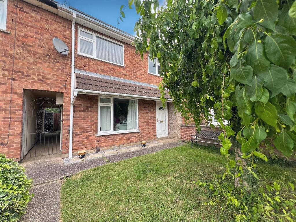 3 bedroom town house for sale in Twickenham Road, Leicester, LE2