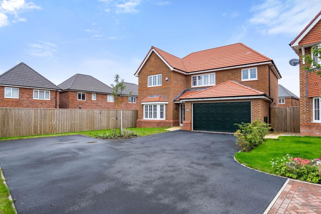 4 bedroom detached house for sale in St. Andrews Close, Burscough, L40