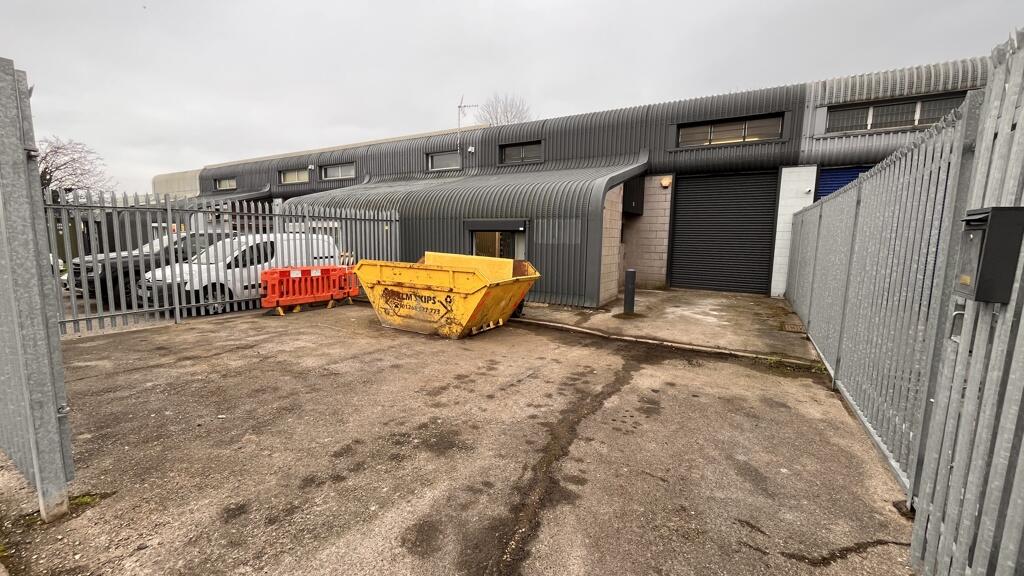 Warehouse to lease in Unit 7, Newlands End, Laindon North, Basildon ...