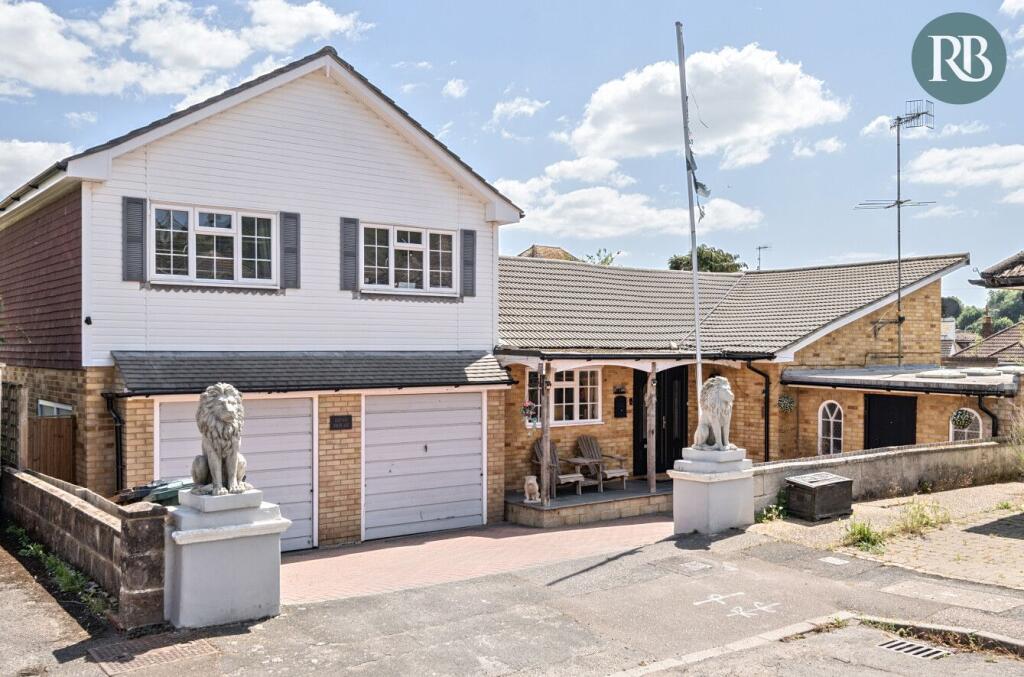 3 bedroom detached house for sale in Oakdene Way, Portslade, Brighton ...