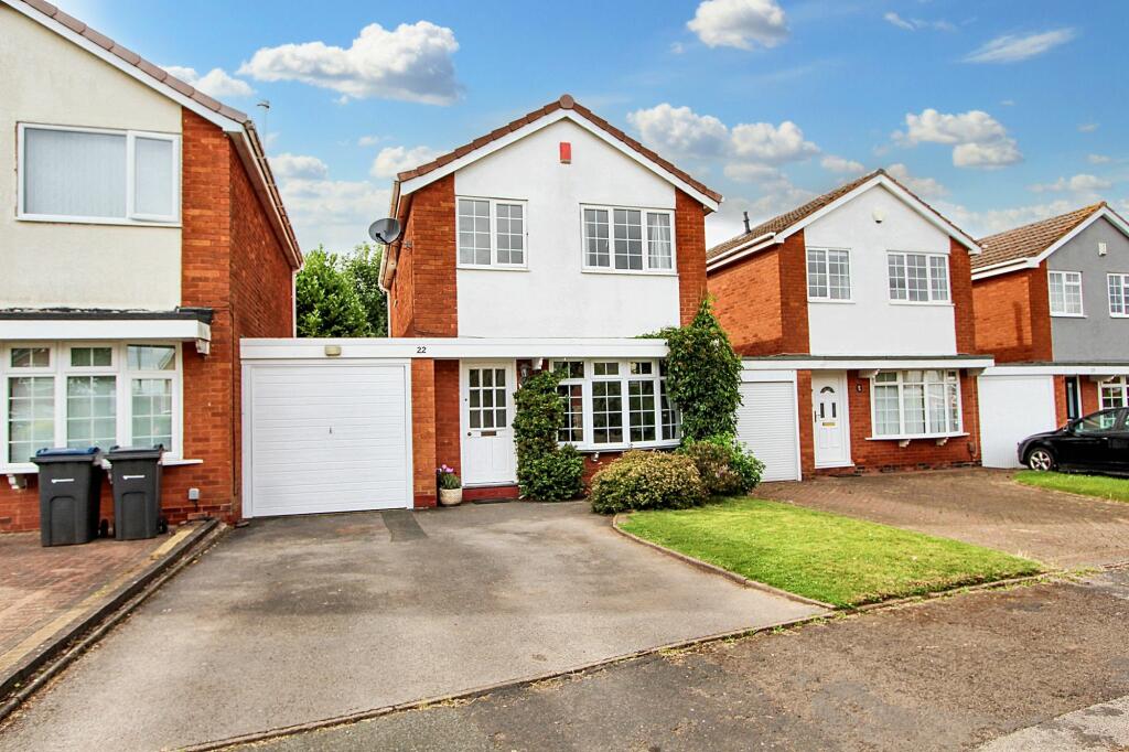 3 bedroom link detached house for sale in Loxley Road, Four Oaks, B75
