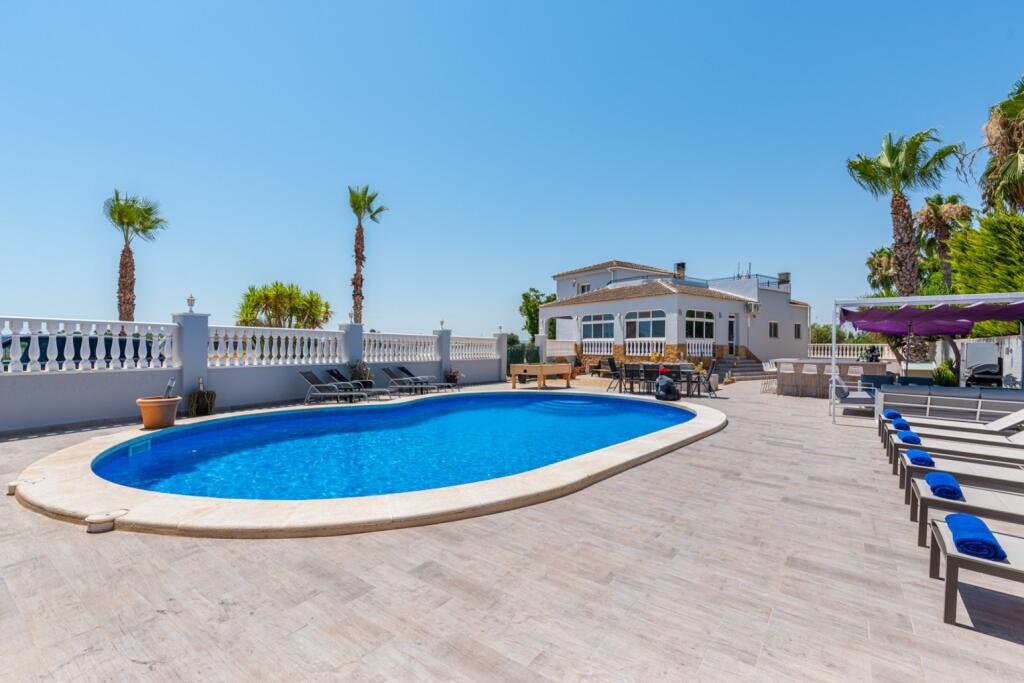4 bedroom country house for sale in Catral,Alicante, Spain
