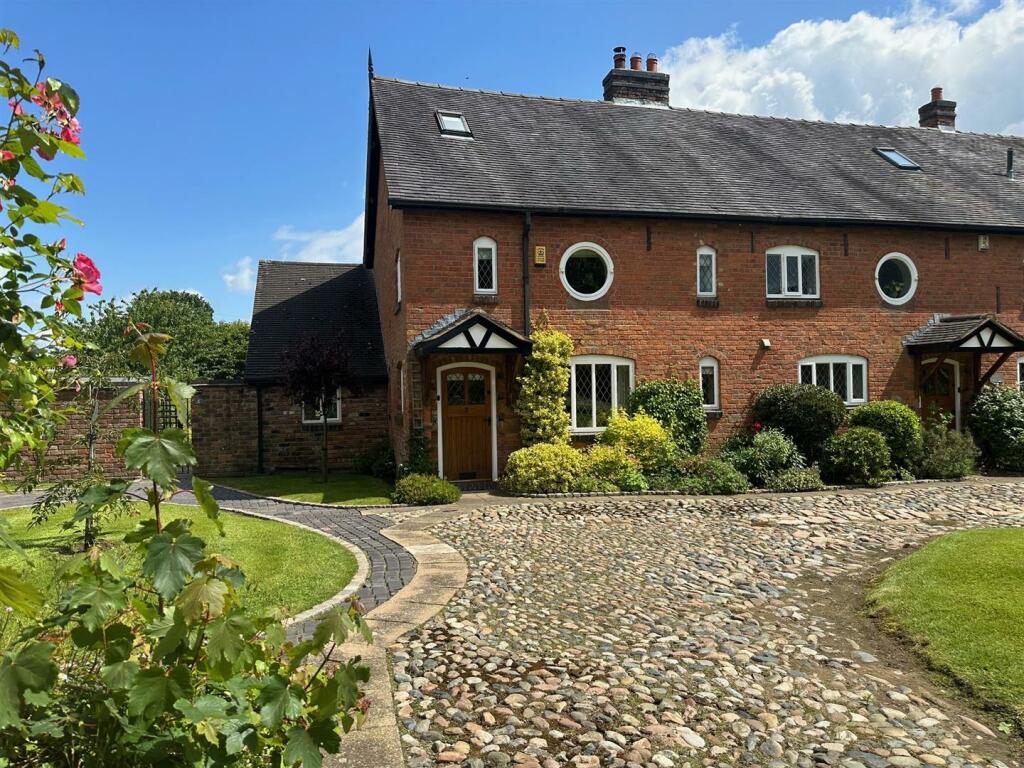 3 bedroom barn conversion for sale in Haughton, Cheshire, CW6