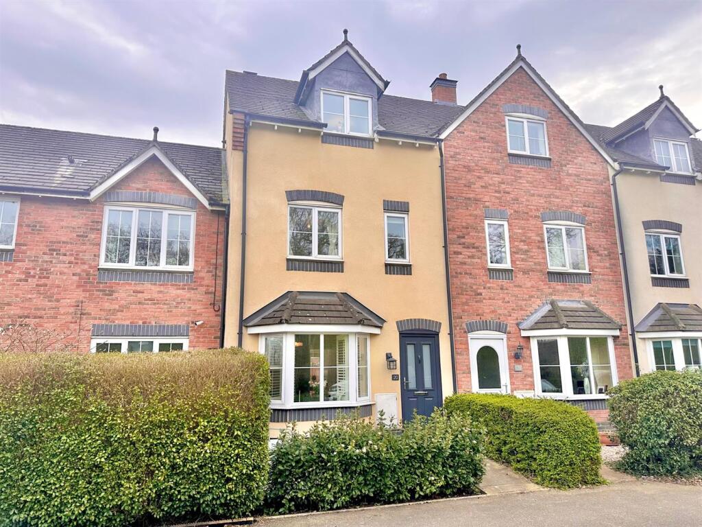 3 bedroom terraced house for sale in Taylor Drive, Nantwich, Cheshire, CW5
