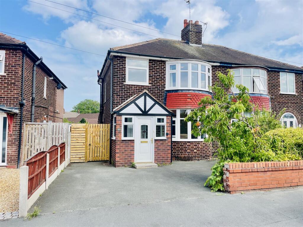 3 bedroom semi-detached house for sale in Agecroft Road, Rudheath ...