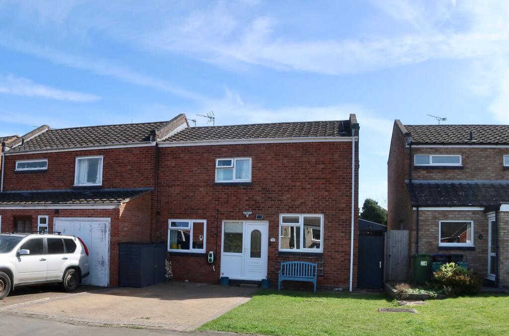 4 bedroom semi-detached house for sale in Cherry Lane, Hampton Magna, CV35