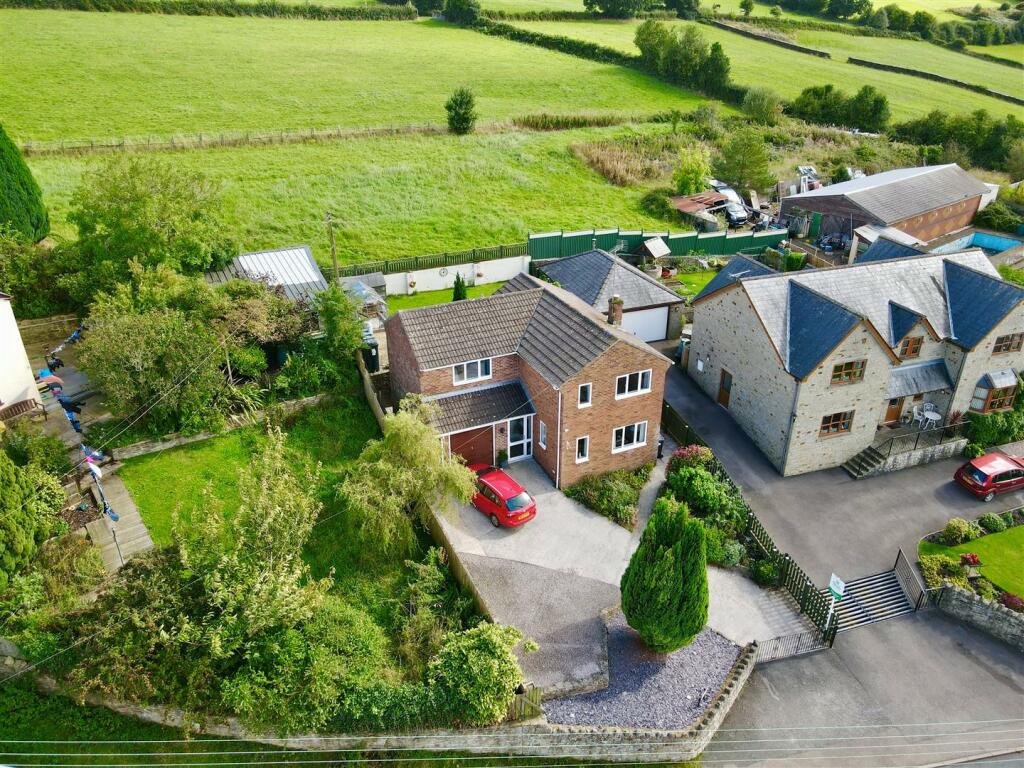 3 bedroom detached house for sale in Stag Hill, Yorkley, GL15