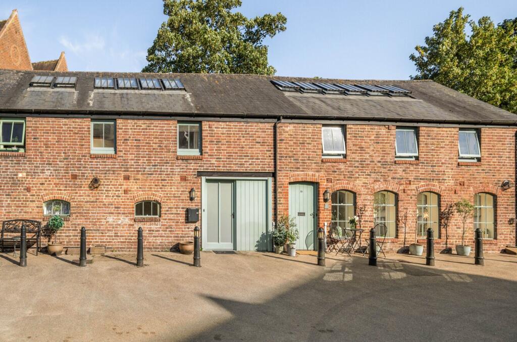 2 bedroom terraced house for sale in Springwell, Havant, PO9