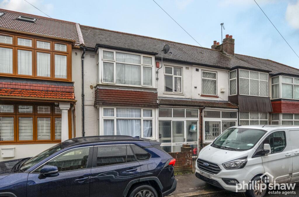 3 bedroom terraced house for sale in St. Marys Walk, Hayes, UB3