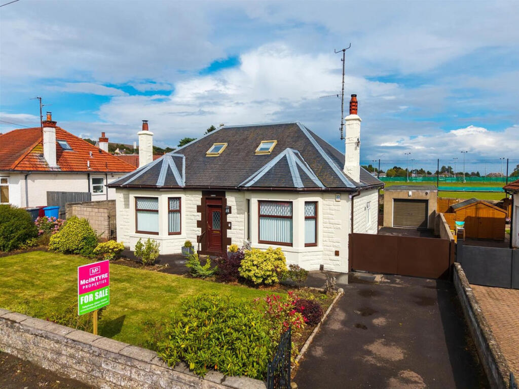 3 bedroom detached house for sale in Robson Street, Dundee, DD4 7, DD4