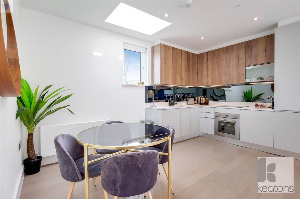 2 bedroom flat for rent in Eric Street, Bow, London, E3