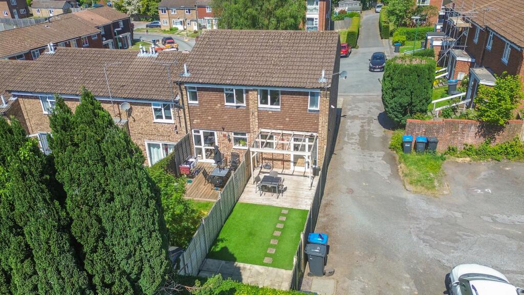 2 bedroom end of terrace house for sale in Ryecroft, Haywards Heath, RH16