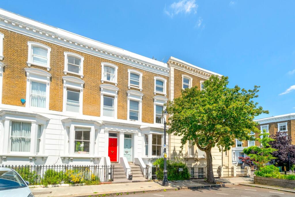 3 bedroom flat for sale in Aldebert Terrace, London, SW8