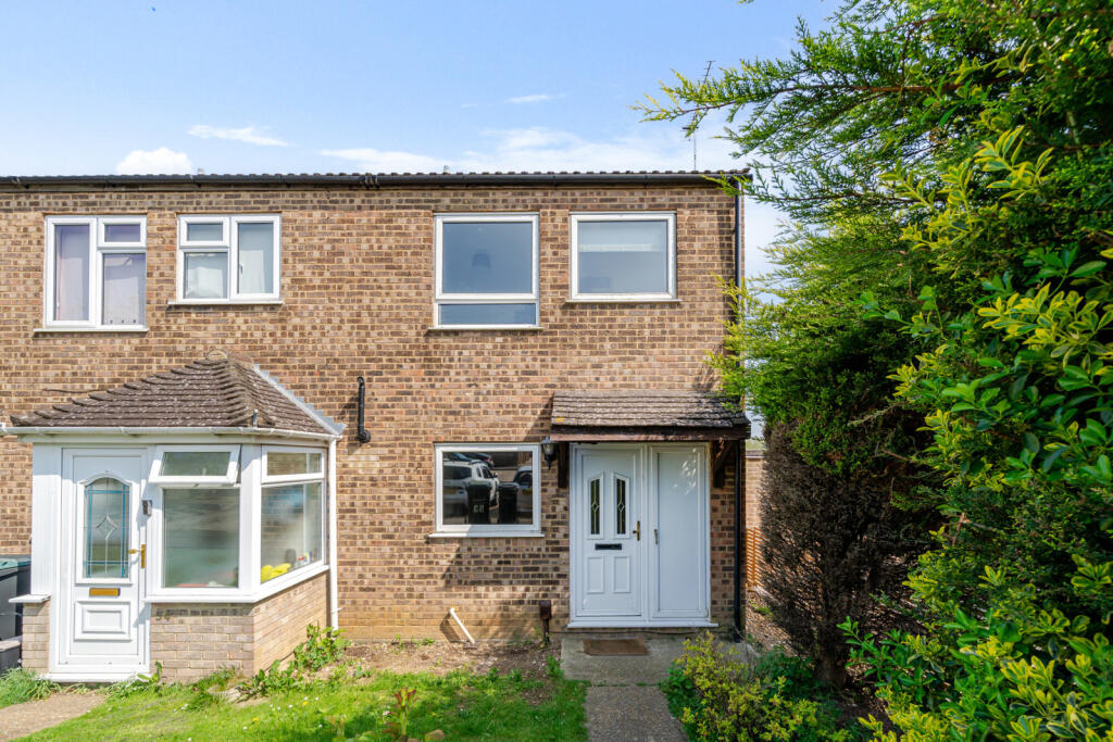3 bedroom end of terrace house for sale in Thistledown, Gravesend, Kent ...