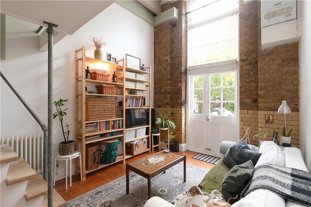 1 bedroom duplex for sale in Pages Walk, London, SE1