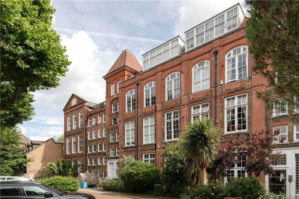 1 bedroom duplex for sale in Pages Walk, London, SE1