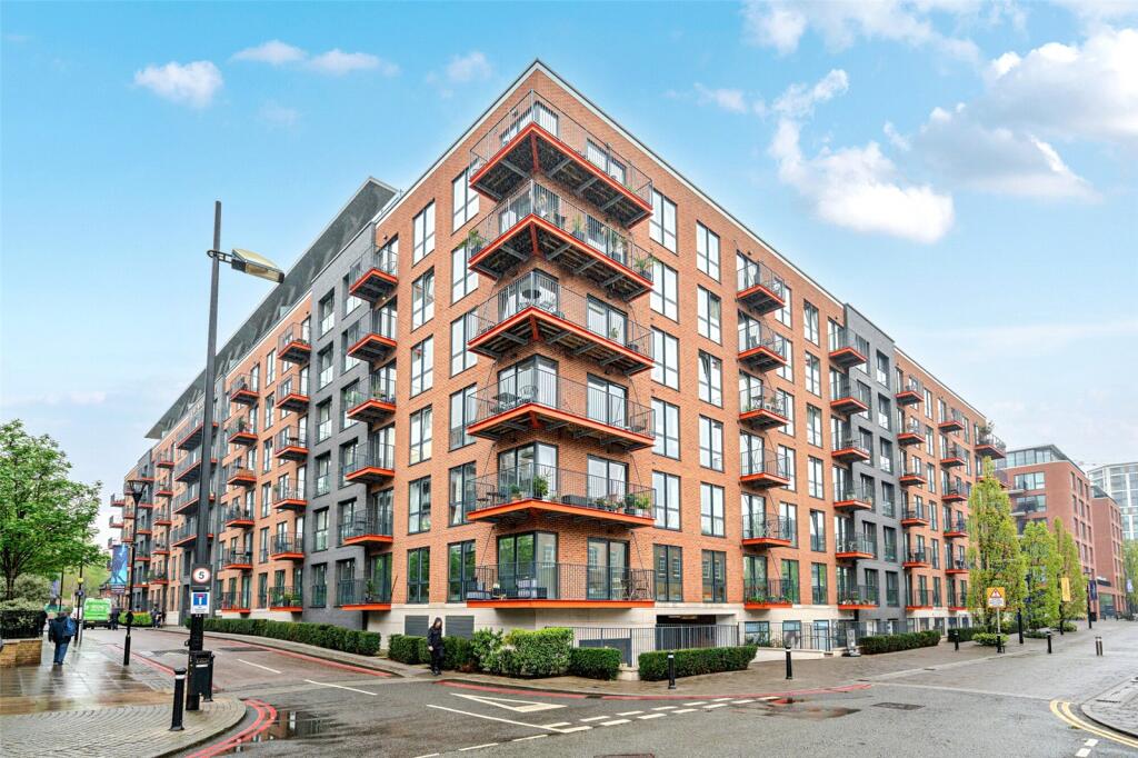 Studio flat for sale in Major Draper Street, Royal Arsenal, Woolwich, SE18