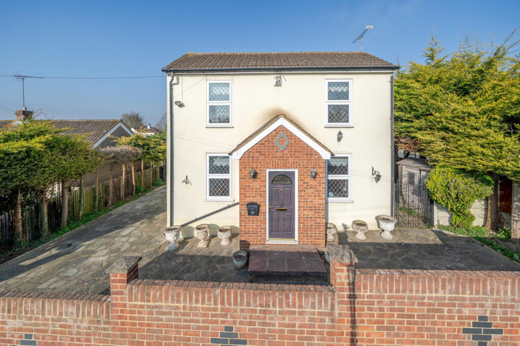 3 bedroom detached house for sale in Mabel Road, Swanley, Hextable, BR8
