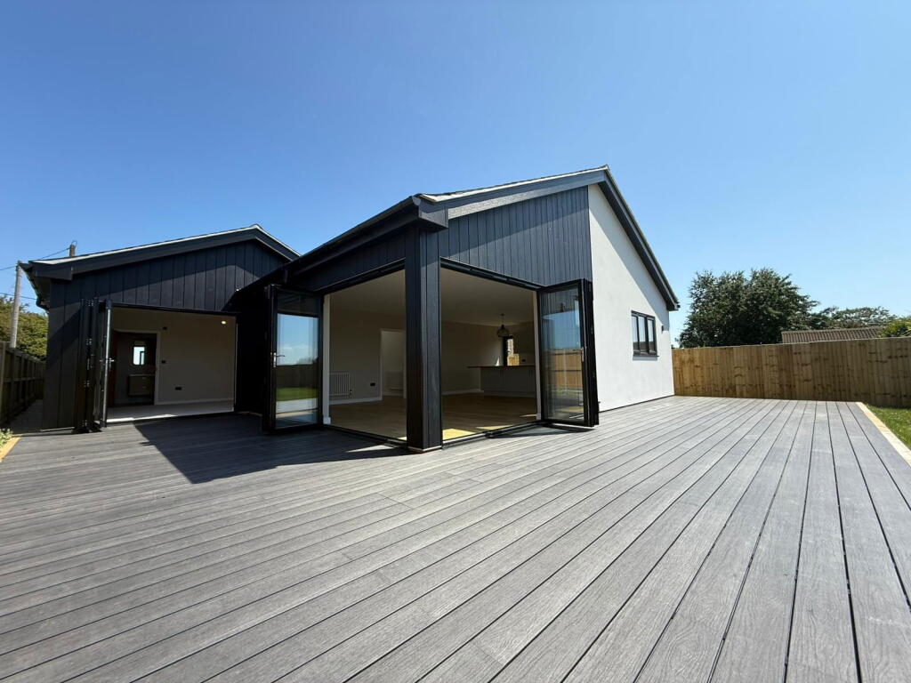 3 bedroom detached bungalow for sale in Laundry Road, Minster, Ramsgate ...