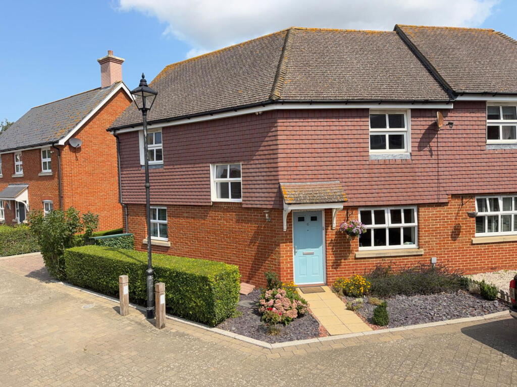 3 bedroom semi-detached house for sale in Cheney Road, Minster ...