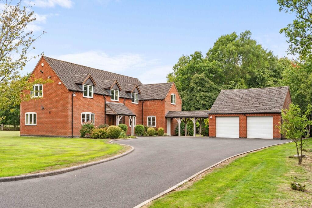 3 bedroom detached house for sale in Pinley Green, Claverdon, CV35