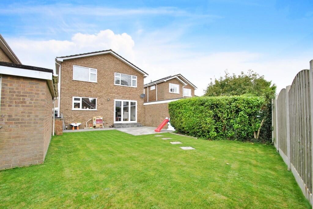 3 bedroom detached house for sale in Violet Farm Close, BH21