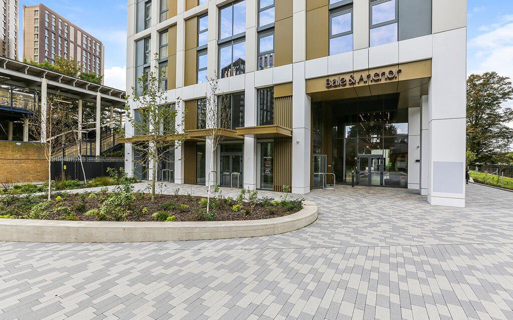 Mixed use property to lease in Unit 4, Bale & Anchor, Conington Road ...