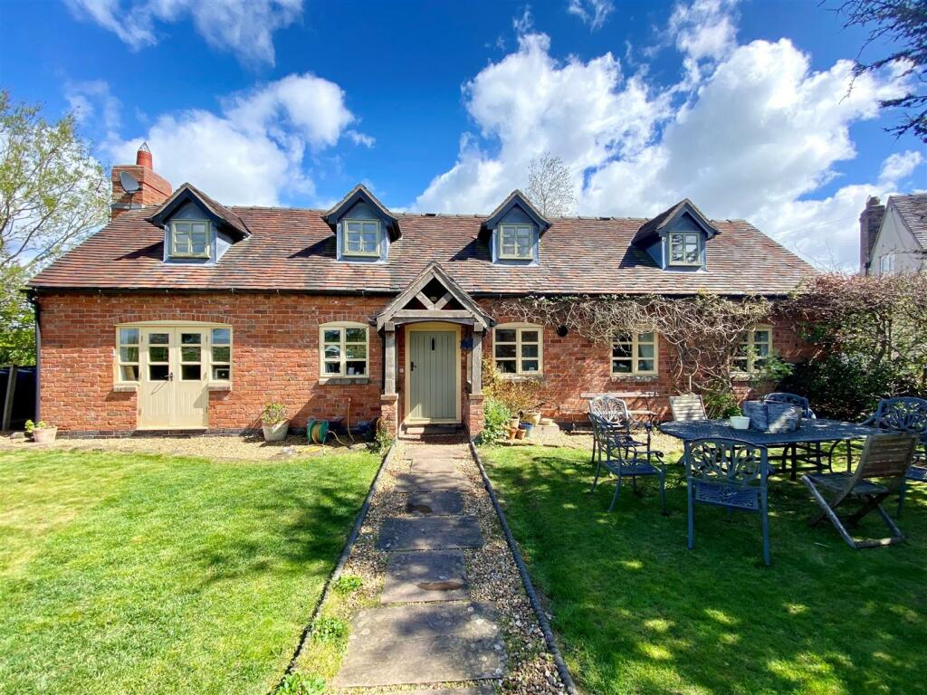 3 bedroom detached house for sale in Knighton, Market Drayton, TF9