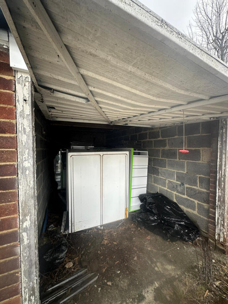 Garage for rent in Uxbridge Road, Hayes, Greater London, UB4