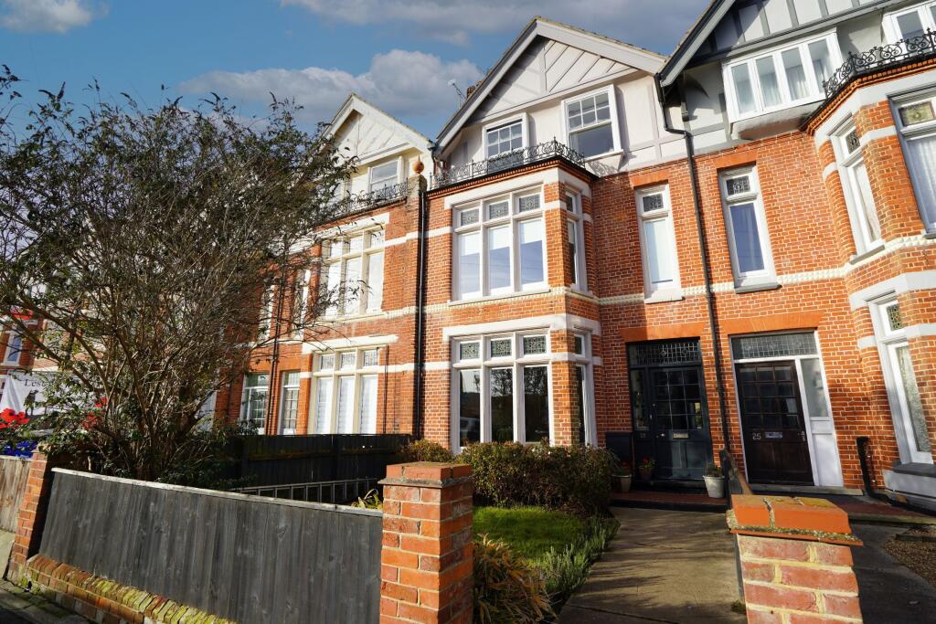 7 bedroom terraced house for sale in Kirkley Cliff Road, Lowestoft, NR33