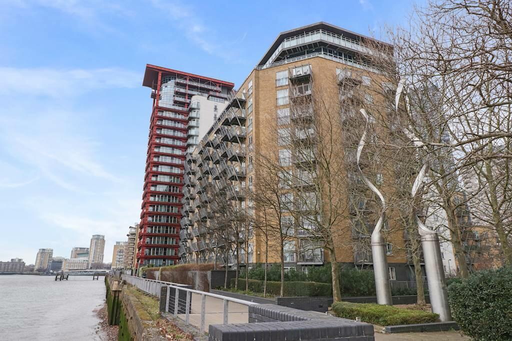 1 bedroom flat for rent in Seacon Tower, 5 Hutchings Street, London, E14