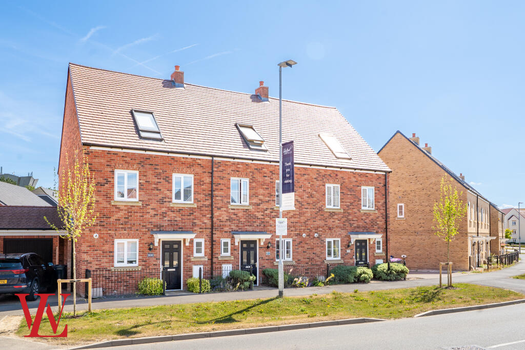 3 bedroom terraced house for sale in Newland Avenue, Bishop's Stortford ...