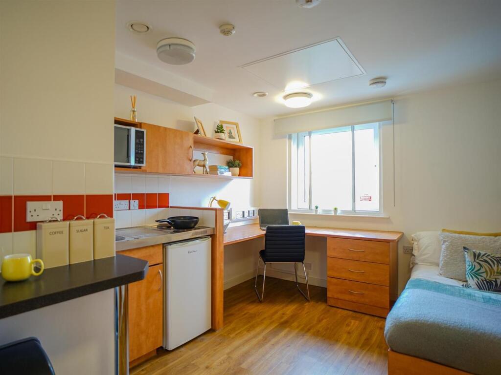 Studio flat for rent in Student Only | 51/44 Weeks | Exeter | EX4