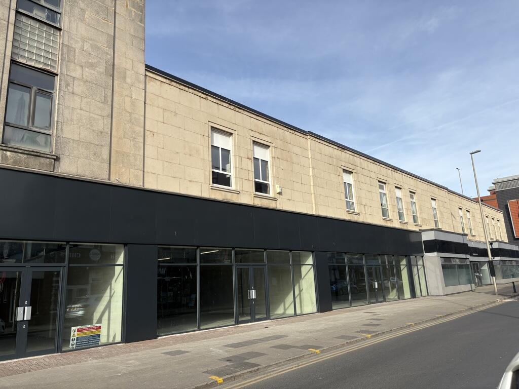 High street retail property to lease in Units 3a, 3b & 3c, Albert Road ...