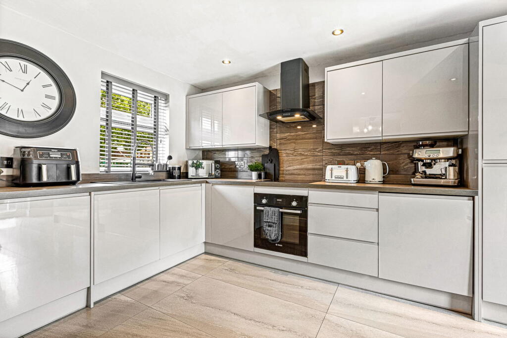 3 bedroom terraced house for sale in Reeth Close, Leicester, LE4