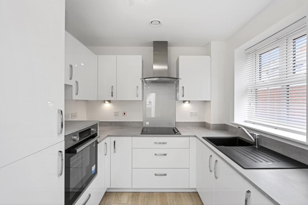 2 bedroom retirement property for rent in Alcester Road, Studley ...