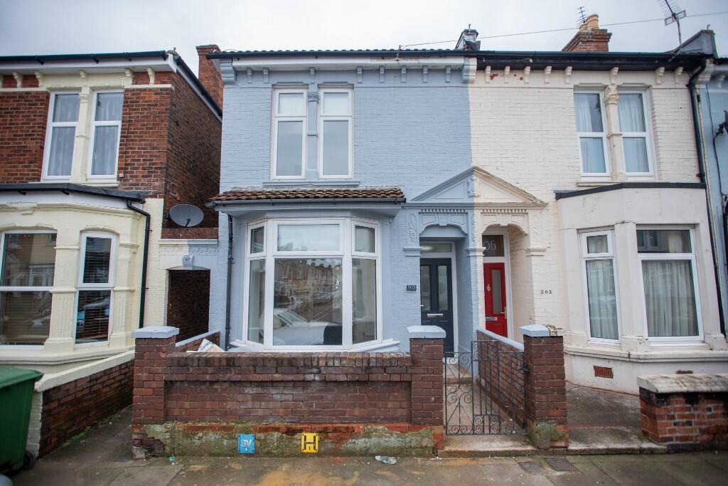 7 bedroom house of multiple occupation for rent in Queens Road ...