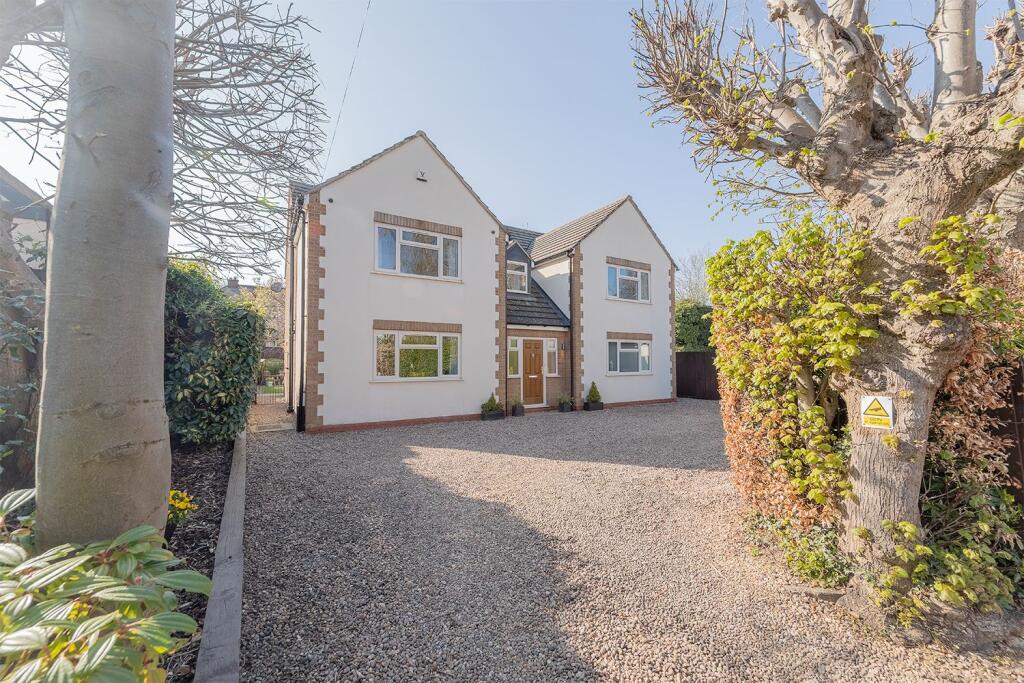 5 bedroom detached house for sale in Dovedale Road, Stoneygate, LE2