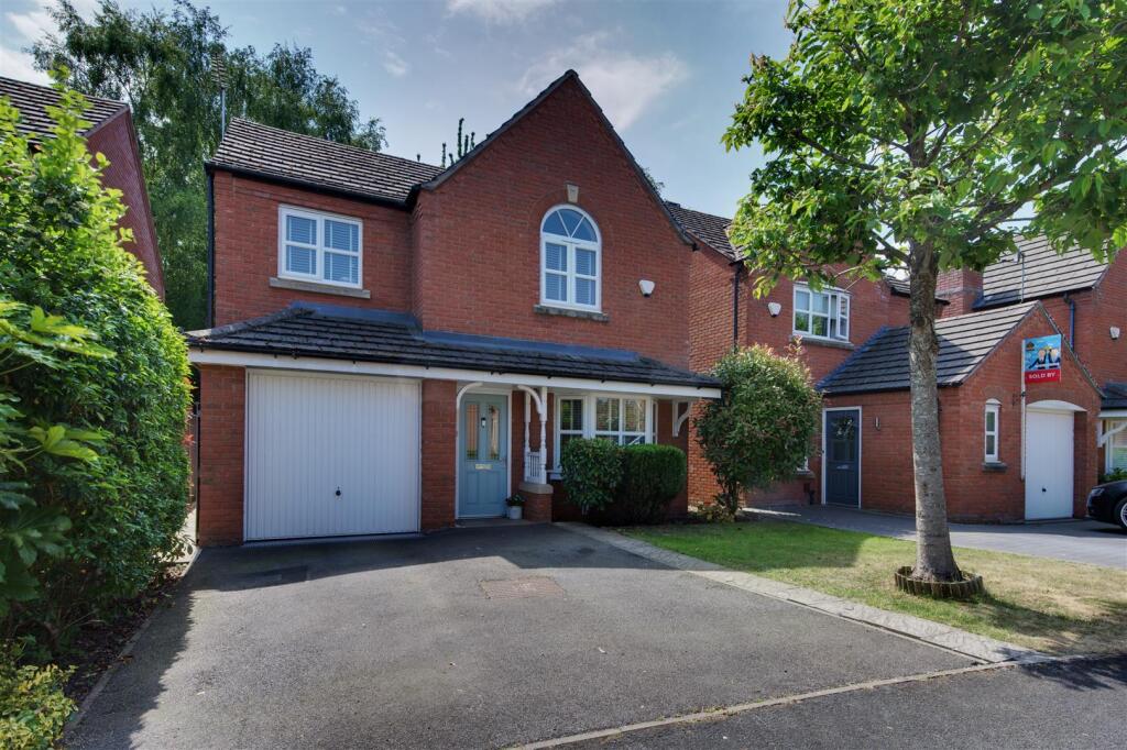 4 bedroom detached house for sale in Mill Pool Way, Sandbach, CW11