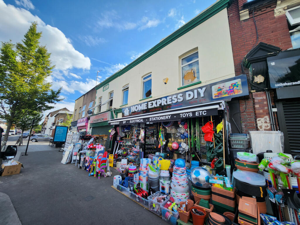 2 bedroom flat for sale in Portland Road, South Norwood, SE25 4, SE25