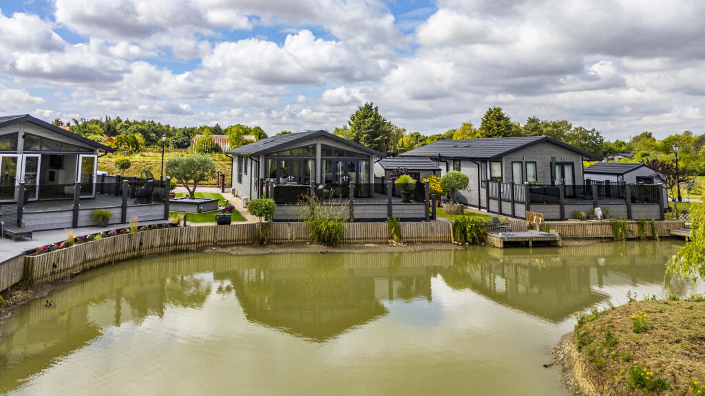 2 bedroom park home for sale in Wagtail Country Park, Cliff Lane ...