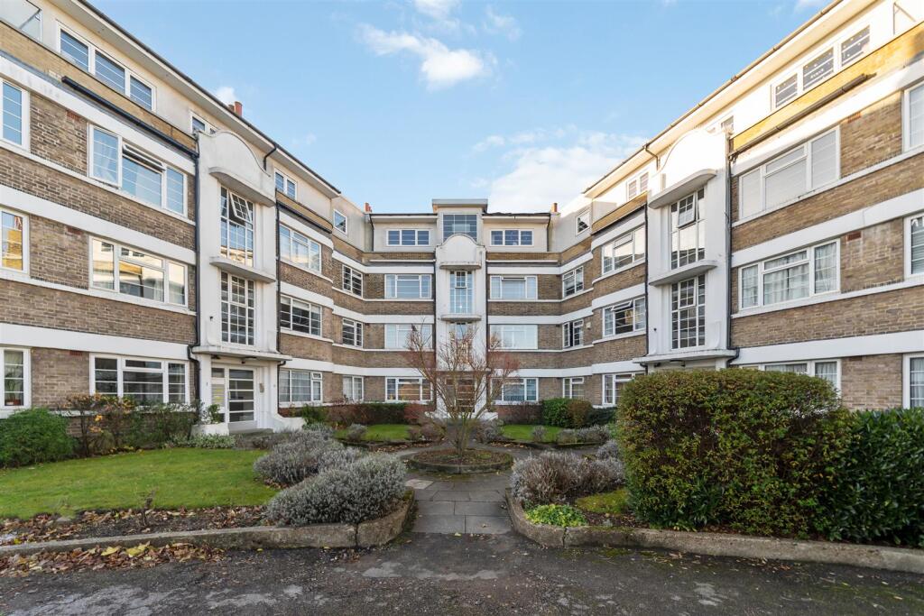 2 bedroom flat for sale in Durham Close, West Wimbledon, SW20
