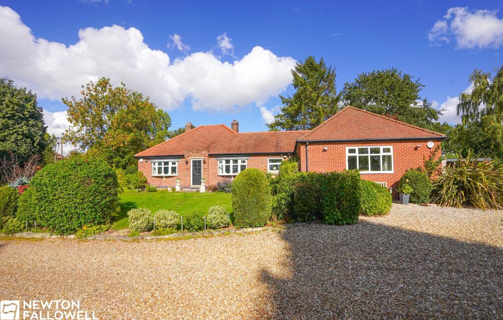 3 bedroom detached bungalow for sale in Markham Road Askham, Newark, NG22